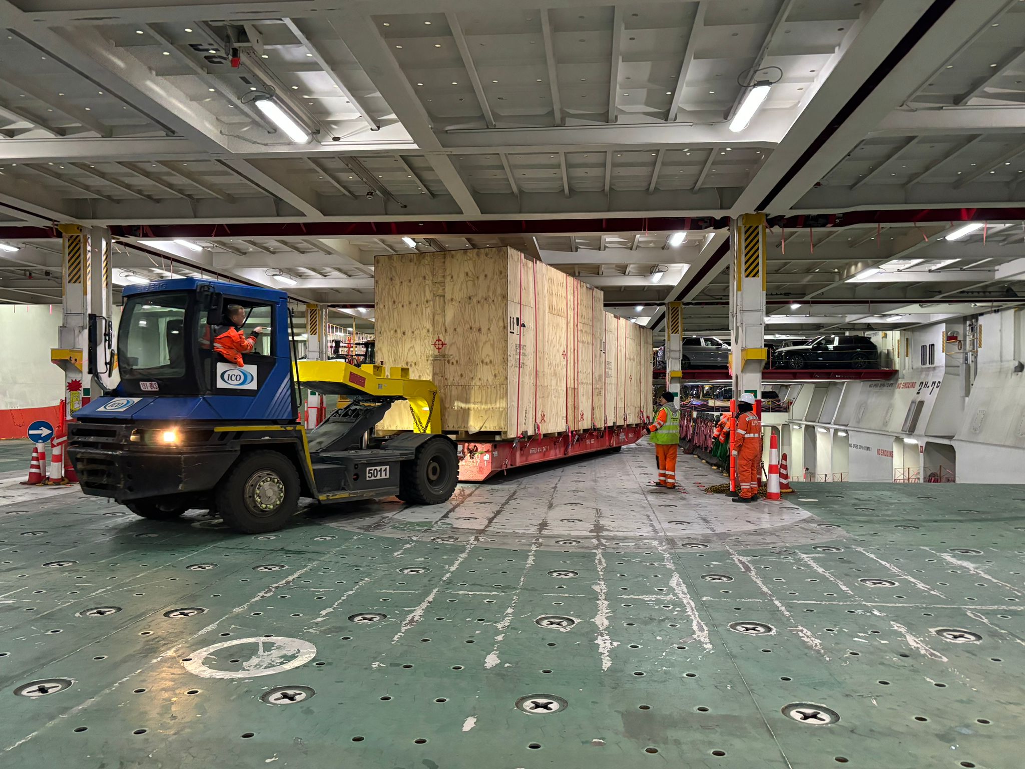 RoRo-Spezialtransport erfolgreich durchgeführt – 21 Projektkisten für ...